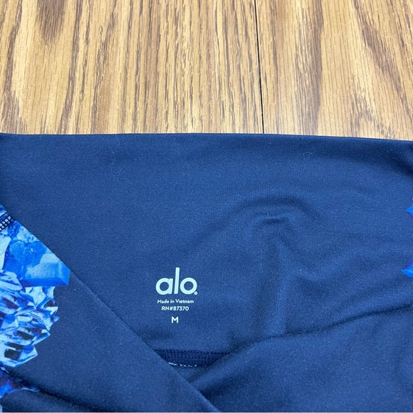 ALO Yoga | Pants & Jumpsuits | Alo Yoga Highwaist Airbrush Legging ...